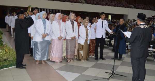 FKH USK Lantik 100 Dokter Hewan Baru