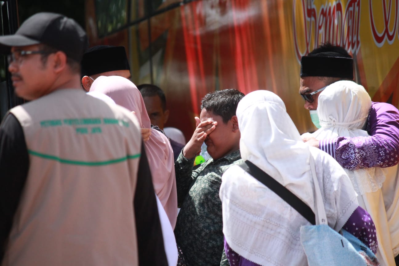 Tangis Haru Warnai Kedatangan Jemaah Haji Asal Pidie Jaya