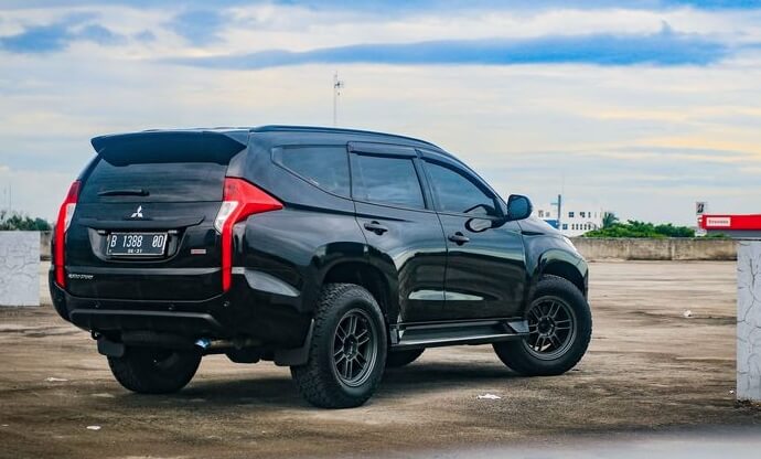 Pajero Sport Hitam Modif