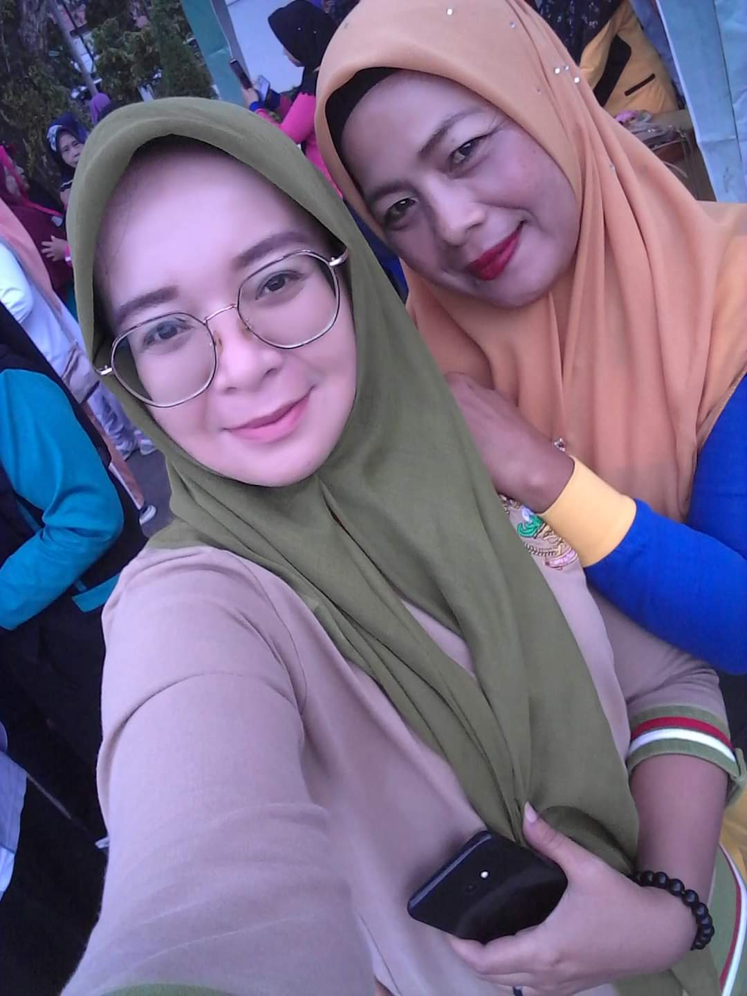 Amelia Pan's Instagram, Twitter & Facebook on IDCrawl