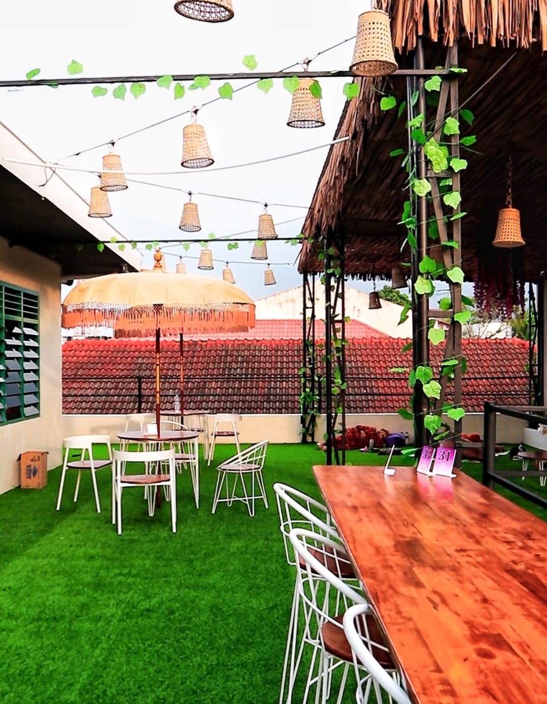 Fir's Resto, Kafe dengan Roof Top Estetis di Medan Sunggal
