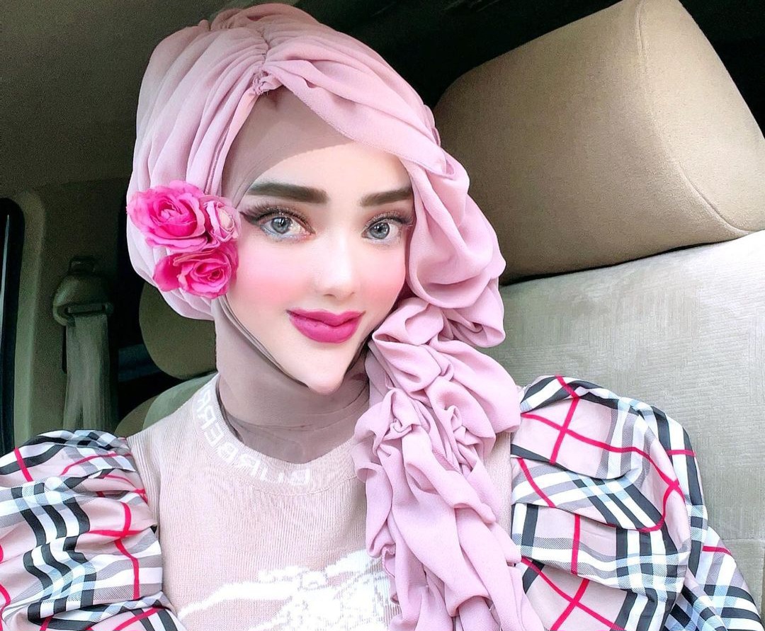 10 Fakta Yuni Jasmine, PNS Berdagu Lancip Viral di Medsos